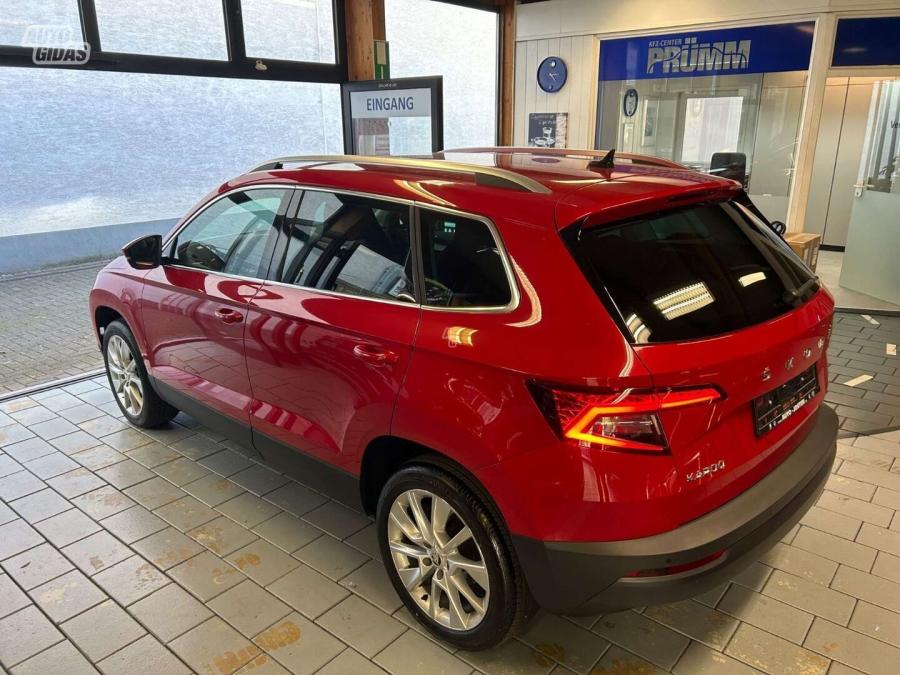 Sarkans Skoda Karoq 2021 Kauņa, ar dzinēja tilpumu 1.50 L un nobraukumu 49 tūkst. km par 26830 €, foto 2 vietnē AUTOMOTO.COM.LV