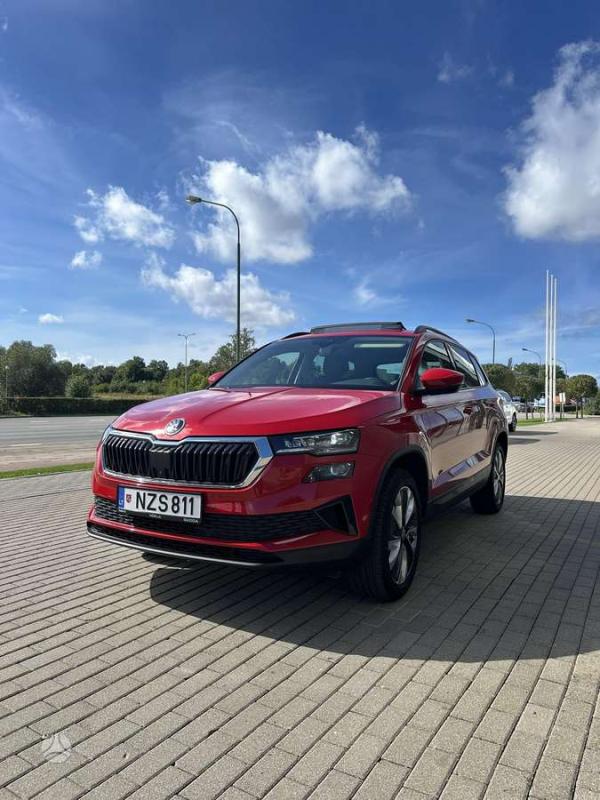 Red Skoda Karoq 2022 in Klaipeda, with an engine capacity of 1.97 L and mileage of 95 thousand km for 24980 €, photo 5 on AUTOMOTO.COM.LV