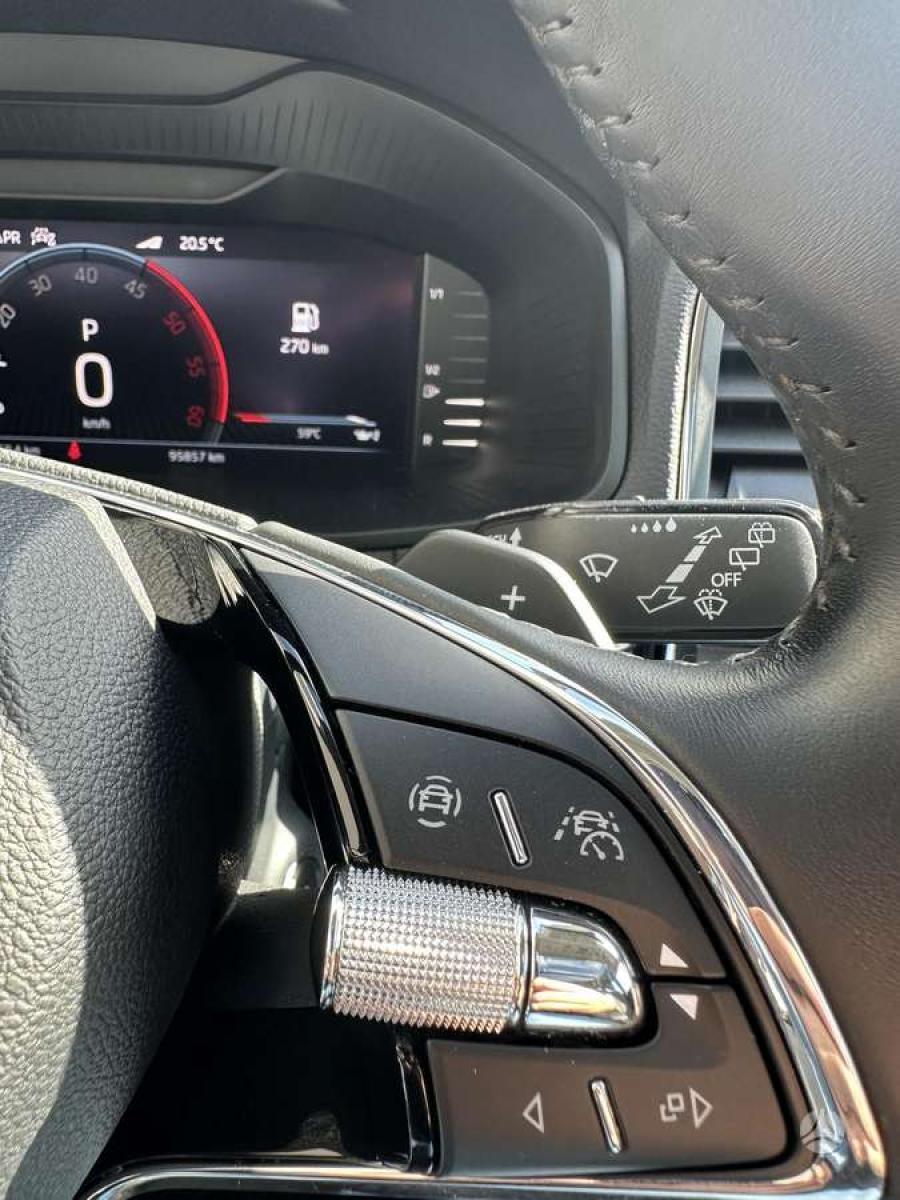 Sarkans Skoda Karoq 2022 Klaipėda, ar dzinēja tilpumu 1.97 L un nobraukumu 95 tūkst. km par 24980 €, foto 22 vietnē AUTOMOTO.COM.LV