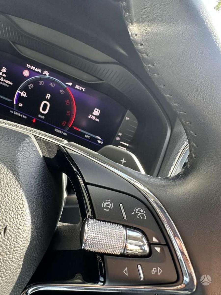 Sarkans Skoda Karoq 2022 Klaipėda, ar dzinēja tilpumu 1.97 L un nobraukumu 95 tūkst. km par 24980 €, foto 30 vietnē AUTOMOTO.COM.LV