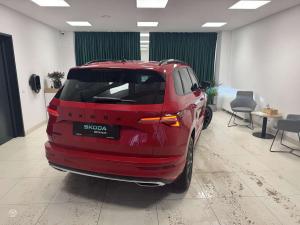 Red Skoda Karoq 2023 in Vilnius, with an engine capacity of 1.50 L and mileage of 36 thousand km for 28500 €, photo 3 on AUTOMOTO.COM.LV