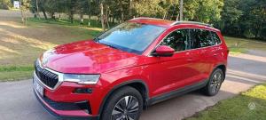 Красный Шкода Karoq 2023 в Пасвалис, объемом двигателя 1.50 л и пробегом 66 тыс. км за 25500 €, фото 3 на AUTOMOTO.COM.LV