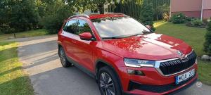 Красный Шкода Karoq 2023 в Пасвалис, объемом двигателя 1.50 л и пробегом 66 тыс. км за 25500 €, фото 4 на AUTOMOTO.COM.LV