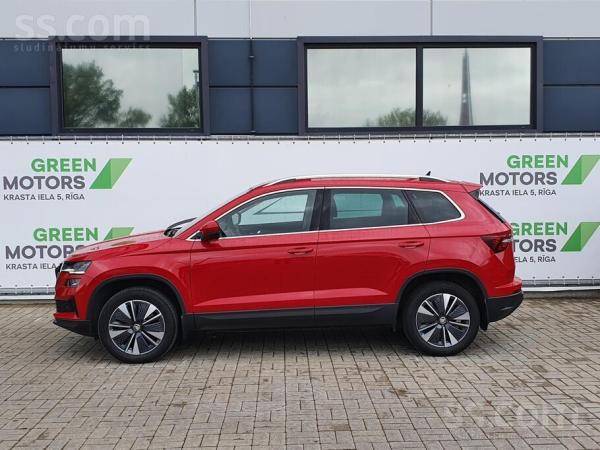 Skoda Karoq 2023 in Riga on AUTOMOTO.COM.LV Red Skoda Karoq 2023 in Riga, with an engine capacity of 1.50 L and mileage of 49 thousand km for 25500 €, photo 4 on AUTOMOTO.COM.LV