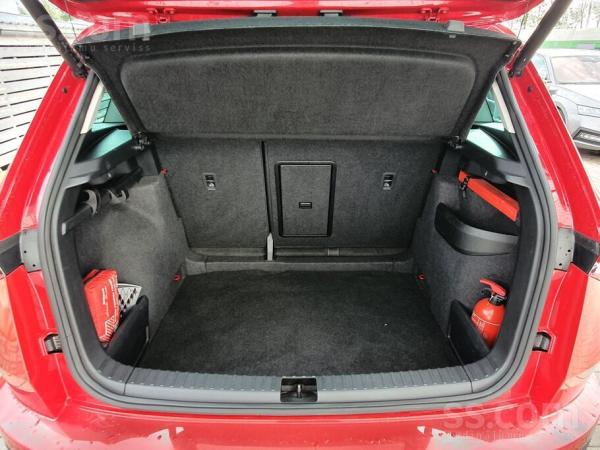 Skoda Karoq 2023 in Riga on AUTOMOTO.COM.LV Red Skoda Karoq 2023 in Riga, with an engine capacity of 1.50 L and mileage of 49 thousand km for 25500 €, photo 11 on AUTOMOTO.COM.LV