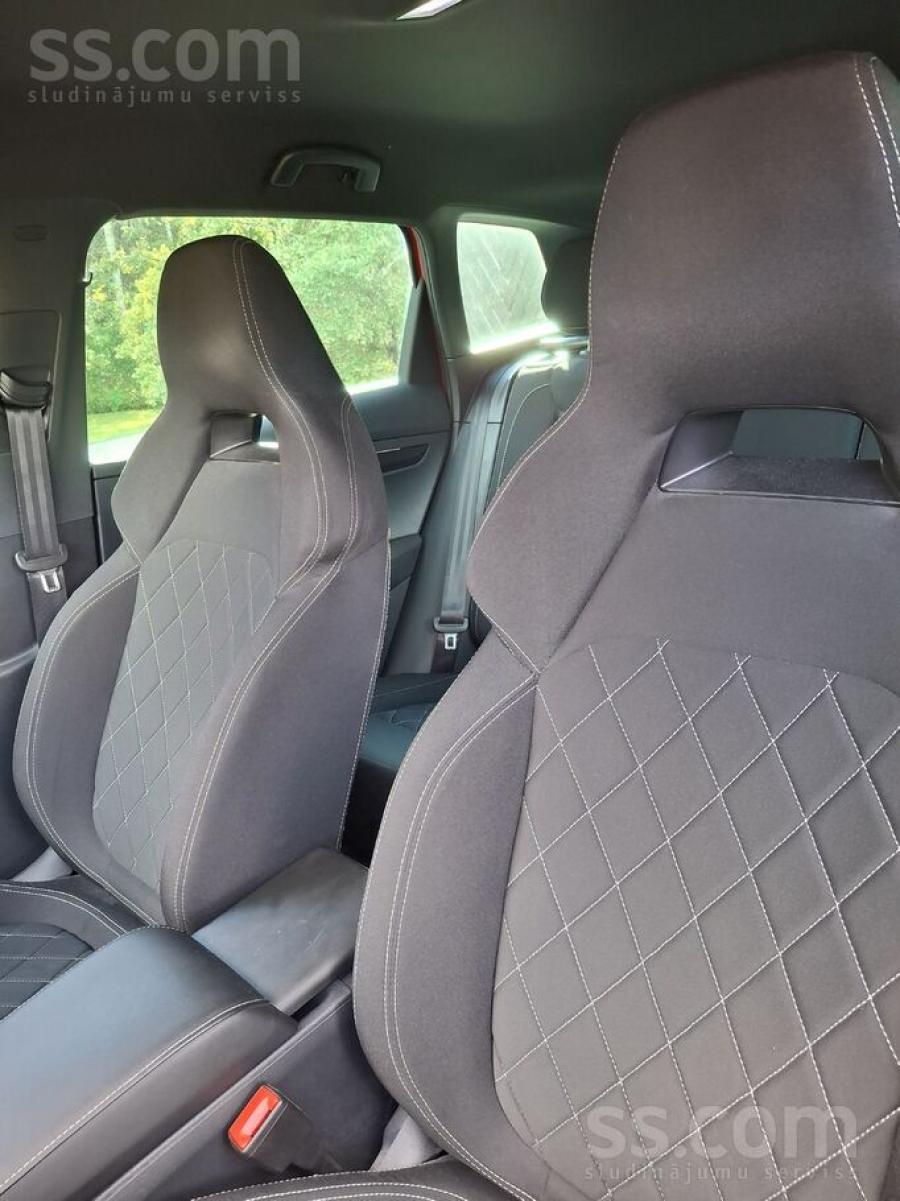 Sarkans Skoda Karoq 2024 Rīga, ar dzinēja tilpumu 1.50 L un nobraukumu 54 tūkst. km par 25500 €, foto 8 vietnē AUTOMOTO.COM.LV