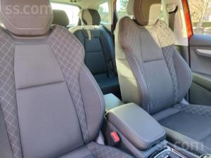Красный Шкода Karoq 2018 в Рига, объемом двигателя 1.00 л и пробегом 119 тыс. км за 14500 €, фото 7 на AUTOMOTO.COM.LV