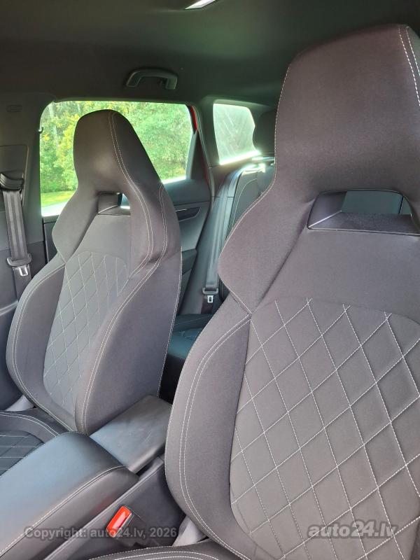Skoda Karoq 2024 Rīga vietnē Sarkans Skoda Karoq 2024 Rīga, ar dzinēja tilpumu 1.50 L un nobraukumu 54 tūkst. km par 25500 €, foto 6 vietnē AUTOMOTO.COM.LV