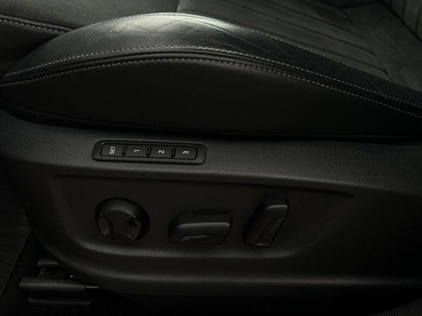 Red Skoda Karoq 2021 in Parnu, with an engine capacity of 2.00 L and mileage of 146 thousand km for 20950 €, photo 8 on AUTOMOTO.COM.LV