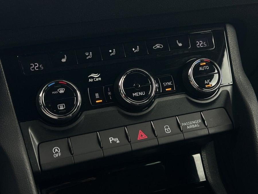 Sarkans Skoda Karoq 2021 Pērnava, ar dzinēja tilpumu 2.00 L un nobraukumu 146 tūkst. km par 20950 €, foto 11 vietnē AUTOMOTO.COM.LV