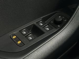 Sarkans Skoda Karoq 2021 Pērnava, ar dzinēja tilpumu 2.00 L un nobraukumu 146 tūkst. km par 20950 €, foto 18 vietnē AUTOMOTO.COM.LV