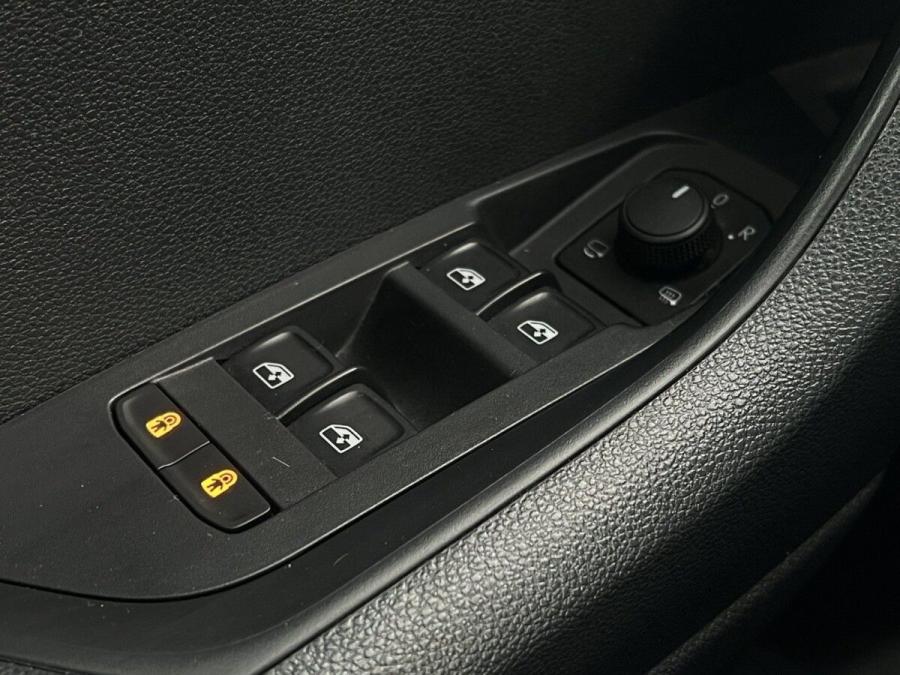 Sarkans Skoda Karoq 2021 Pērnava, ar dzinēja tilpumu 2.00 L un nobraukumu 146 tūkst. km par 20950 €, foto 18 vietnē AUTOMOTO.COM.LV