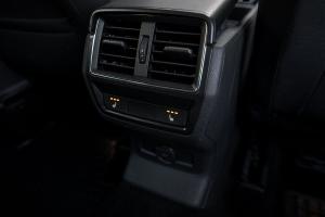 Skoda Karoq 2021 in Jelgava, with an engine capacity of 2.00 L and mileage of 176 thousand km for 17800 €, photo 13 on AUTOMOTO.COM.LV