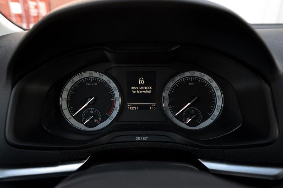 Skoda Karoq 2021 in Jelgava, with an engine capacity of 2.00 L and mileage of 176 thousand km for 17800 €, photo 18 on AUTOMOTO.COM.LV