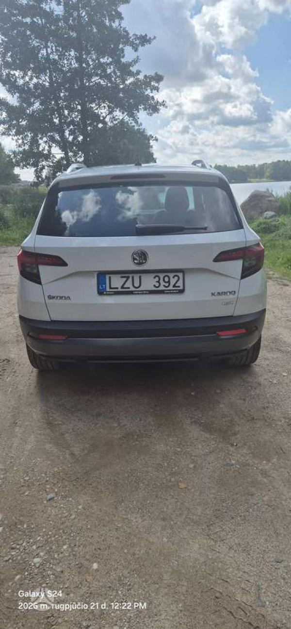White Skoda Karoq 2017 in Kaisiadorys, with an engine capacity of 1.97 L and mileage of 289 thousand km for 14500 €, photo 1 on AUTOMOTO.COM.LV