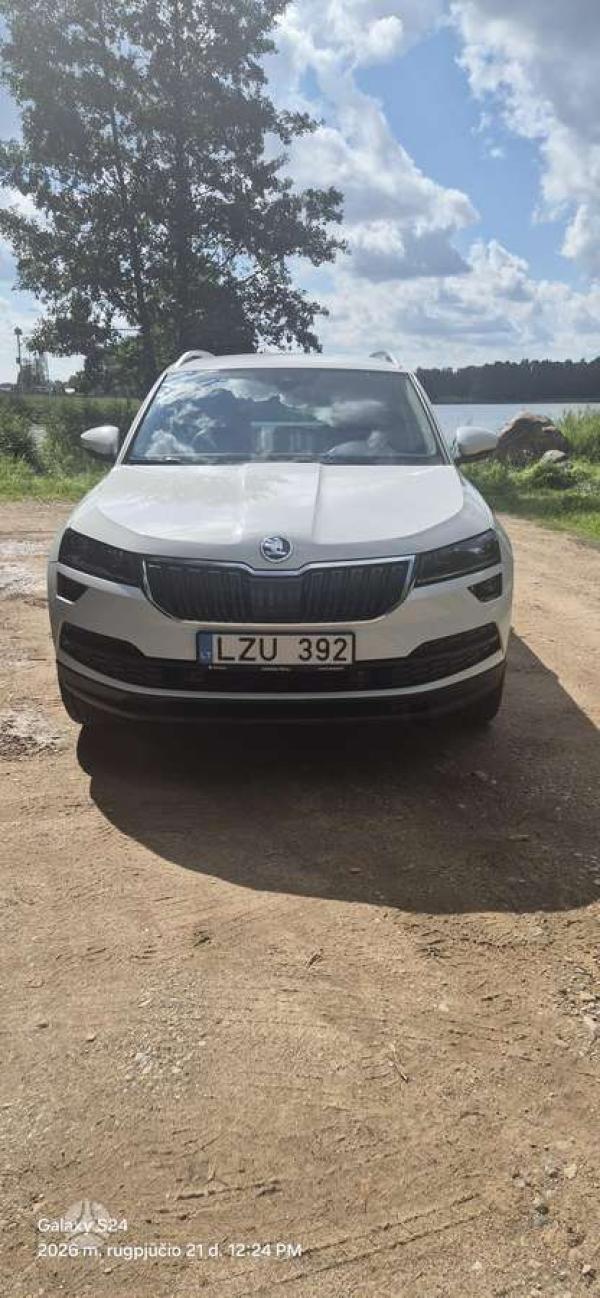 White Skoda Karoq 2017 in Kaisiadorys, with an engine capacity of 1.97 L and mileage of 289 thousand km for 14500 €, photo 3 on AUTOMOTO.COM.LV