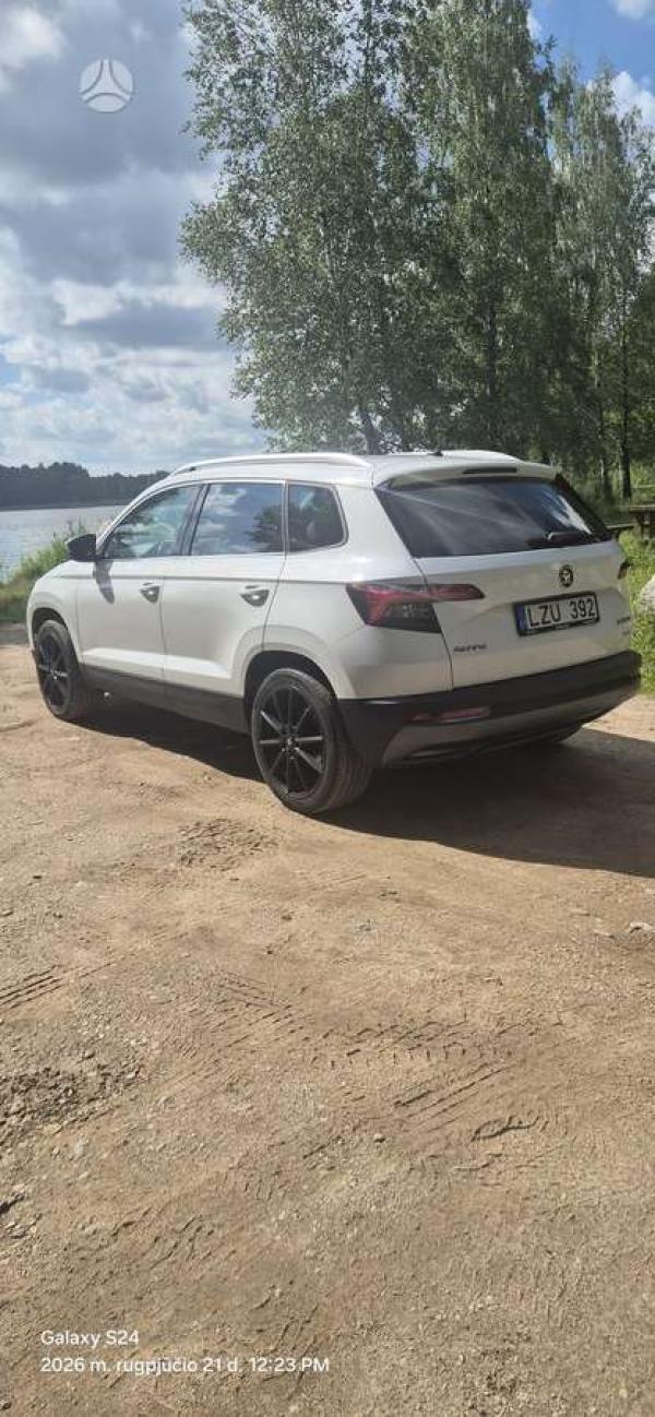 White Skoda Karoq 2017 in Kaisiadorys, with an engine capacity of 1.97 L and mileage of 289 thousand km for 14500 €, photo 4 on AUTOMOTO.COM.LV