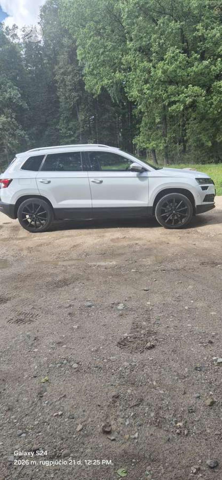 White Skoda Karoq 2017 in Kaisiadorys, with an engine capacity of 1.97 L and mileage of 289 thousand km for 14500 €, photo 8 on AUTOMOTO.COM.LV