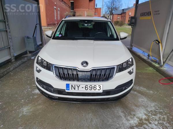 White Skoda Karoq 2018 in Daugavpils, with an engine capacity of 1.50 L and mileage of 257 thousand km for 13500 €, photo 1 on AUTOMOTO.COM.LV
