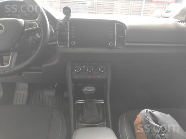 White Skoda Karoq 2018 in Daugavpils, with an engine capacity of 1.50 L and mileage of 257 thousand km for 13500 €, photo 9 on AUTOMOTO.COM.LV
