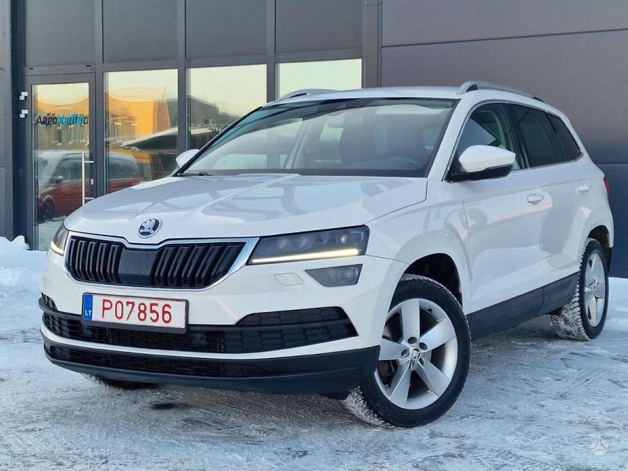 White Skoda Karoq 2018 in Jonava, with an engine capacity of 2.00 L and mileage of 221 thousand km for 16600 €, photo 11 on AUTOMOTO.COM.LV