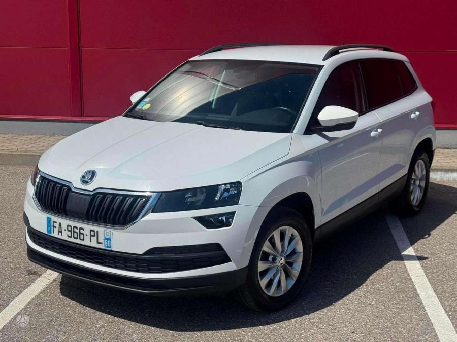 White Skoda Karoq 2018 in Kaunas, with an engine capacity of 1.60 L and mileage of 240 thousand km for 11300 €, photo 1 on AUTOMOTO.COM.LV