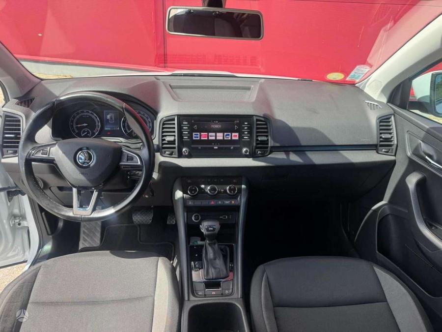 White Skoda Karoq 2018 in Kaunas, with an engine capacity of 1.60 L and mileage of 240 thousand km for 11300 €, photo 6 on AUTOMOTO.COM.LV
