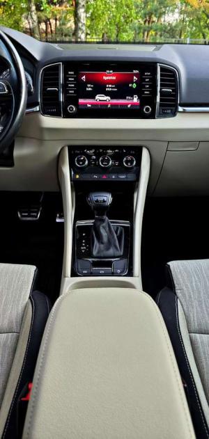 White Skoda Karoq 2018 in Vilnius, with an engine capacity of 1.50 L and mileage of 158 thousand km for 16800 €, photo 19 on AUTOMOTO.COM.LV