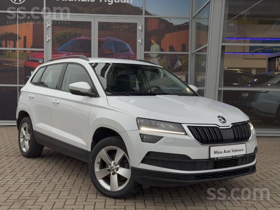 White Skoda Karoq 2019 in Valmiera, with an engine capacity of 1.60 L and mileage of 145 thousand km for 17300 €, photo 1 on AUTOMOTO.COM.LV
