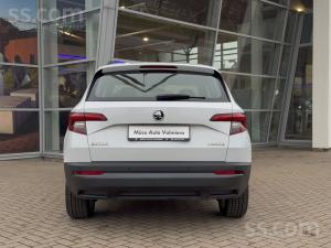 White Skoda Karoq 2019 in Valmiera, with an engine capacity of 1.60 L and mileage of 145 thousand km for 17300 €, photo 5 on AUTOMOTO.COM.LV