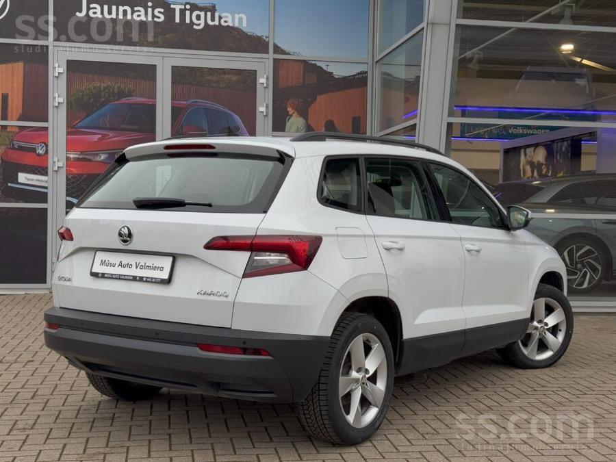 White Skoda Karoq 2019 in Valmiera, with an engine capacity of 1.60 L and mileage of 145 thousand km for 17300 €, photo 6 on AUTOMOTO.COM.LV