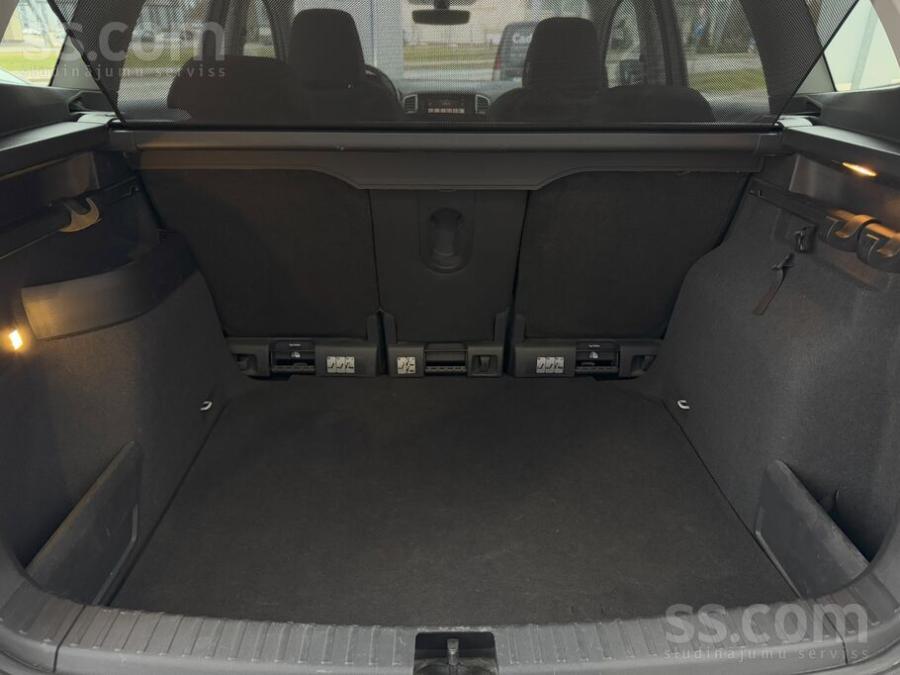 White Skoda Karoq 2019 in Valmiera, with an engine capacity of 1.60 L and mileage of 145 thousand km for 17300 €, photo 22 on AUTOMOTO.COM.LV