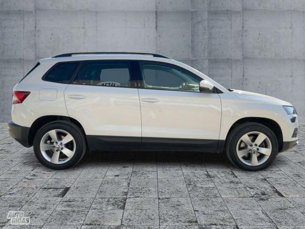 White Skoda Karoq 2019 in Kaunas, with an engine capacity of 2.00 L and mileage of 87 thousand km for 22694 €, photo 7 on AUTOMOTO.COM.LV