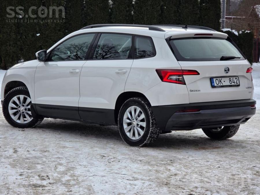 White Skoda Karoq 2019 in Riga, with an engine capacity of 2.00 L and mileage of 0 thousand km for 13950 €, photo 3 on AUTOMOTO.COM.LV