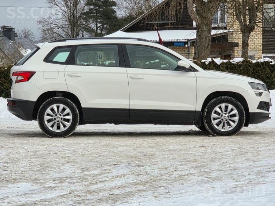 White Skoda Karoq 2019 in Riga, with an engine capacity of 2.00 L and mileage of 0 thousand km for 13950 €, photo 6 on AUTOMOTO.COM.LV