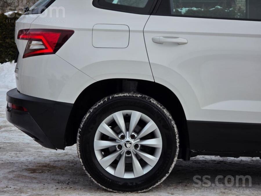 White Skoda Karoq 2019 in Riga, with an engine capacity of 2.00 L and mileage of 0 thousand km for 13950 €, photo 11 on AUTOMOTO.COM.LV