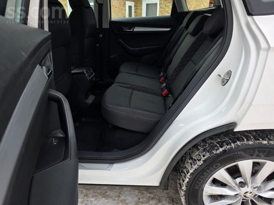 White Skoda Karoq 2019 in Riga, with an engine capacity of 2.00 L and mileage of 0 thousand km for 13950 €, photo 17 on AUTOMOTO.COM.LV