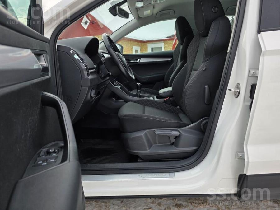 White Skoda Karoq 2019 in Riga, with an engine capacity of 2.00 L and mileage of 0 thousand km for 13950 €, photo 22 on AUTOMOTO.COM.LV