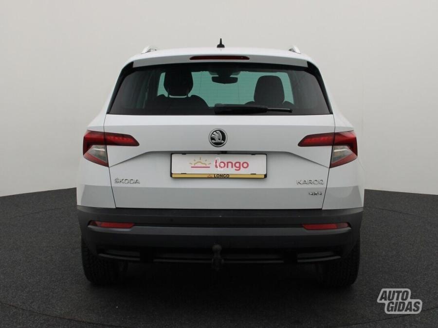 White Skoda Karoq 2019 in Vilnius, with an engine capacity of 2.00 L and mileage of 188 thousand km for 17499 €, photo 5 on AUTOMOTO.COM.LV