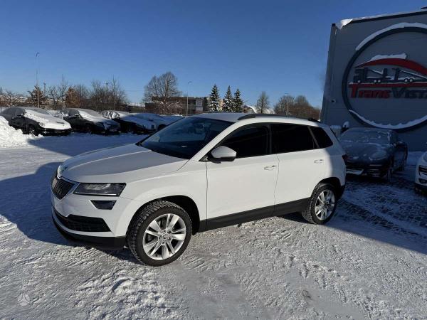 White Skoda Karoq 2019 in Telschi, with an engine capacity of 1.60 L and mileage of 251 thousand km for 15999 €, photo 2 on AUTOMOTO.COM.LV