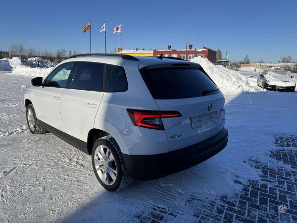 White Skoda Karoq 2019 in Telschi, with an engine capacity of 1.60 L and mileage of 251 thousand km for 15999 €, photo 4 on AUTOMOTO.COM.LV