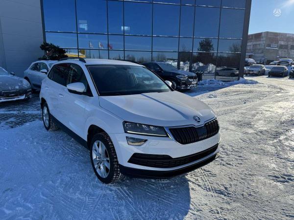White Skoda Karoq 2019 in Telschi, with an engine capacity of 1.60 L and mileage of 251 thousand km for 15999 €, photo 9 on AUTOMOTO.COM.LV