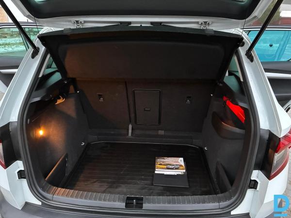 White Skoda Karoq 2019 in Riga, with an engine capacity of 1.60 L and mileage of 183 thousand km for 14500 €, photo 6 on AUTOMOTO.COM.LV
