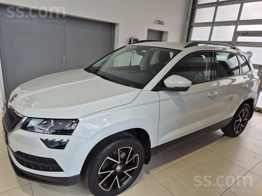 Balts Skoda Karoq 2019 Liepāja, ar dzinēja tilpumu 1.00 L un nobraukumu 67 tūkst. km par 15990 €, foto 4 vietnē AUTOMOTO.COM.LV