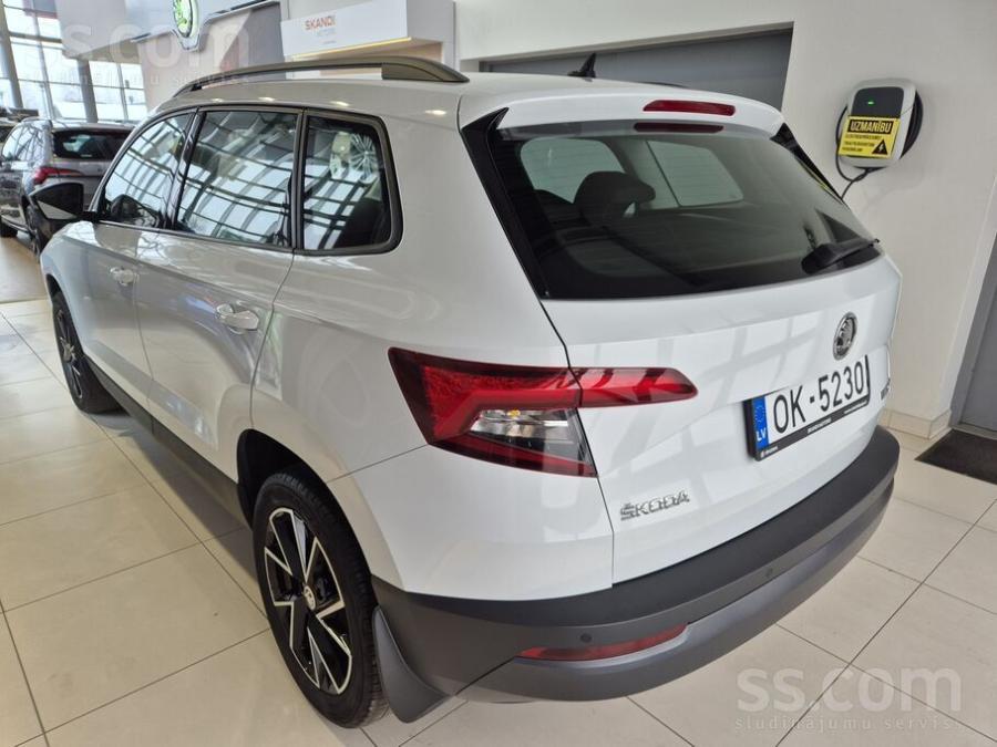 Balts Skoda Karoq 2019 Liepāja, ar dzinēja tilpumu 1.00 L un nobraukumu 67 tūkst. km par 15990 €, foto 5 vietnē AUTOMOTO.COM.LV