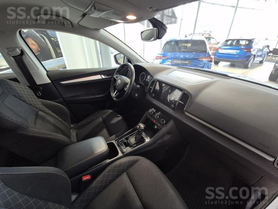 Balts Skoda Karoq 2019 Liepāja, ar dzinēja tilpumu 1.00 L un nobraukumu 67 tūkst. km par 15990 €, foto 9 vietnē AUTOMOTO.COM.LV