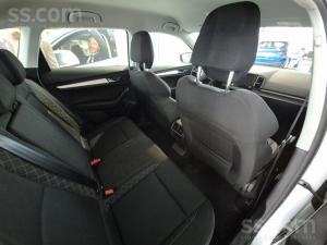 Balts Skoda Karoq 2019 Liepāja, ar dzinēja tilpumu 1.00 L un nobraukumu 67 tūkst. km par 15990 €, foto 10 vietnē AUTOMOTO.COM.LV