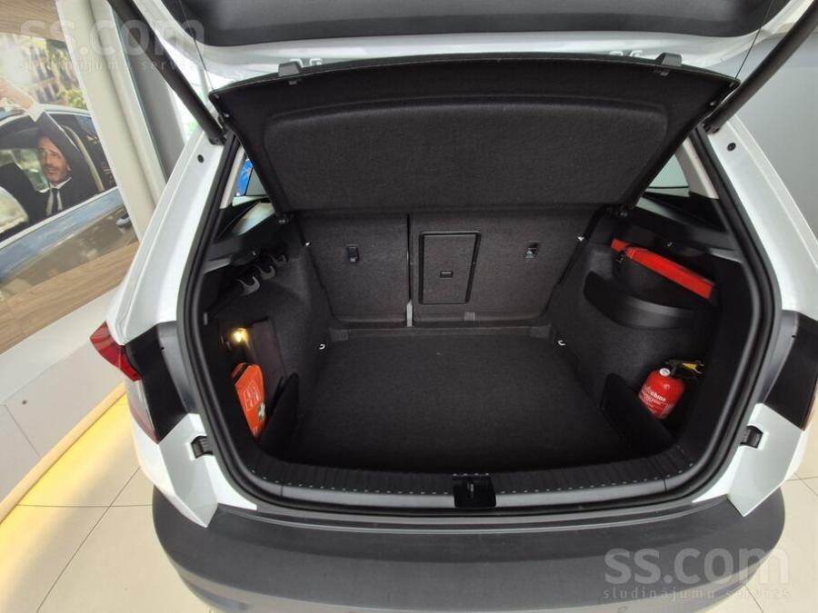 Balts Skoda Karoq 2019 Liepāja, ar dzinēja tilpumu 1.00 L un nobraukumu 67 tūkst. km par 15990 €, foto 12 vietnē AUTOMOTO.COM.LV
