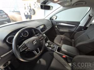Balts Skoda Karoq 2019 Liepāja, ar dzinēja tilpumu 1.00 L un nobraukumu 67 tūkst. km par 15990 €, foto 13 vietnē AUTOMOTO.COM.LV