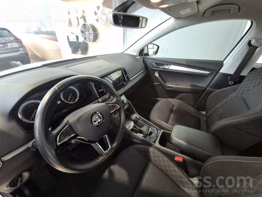 Balts Skoda Karoq 2019 Liepāja, ar dzinēja tilpumu 1.00 L un nobraukumu 67 tūkst. km par 15990 €, foto 13 vietnē AUTOMOTO.COM.LV